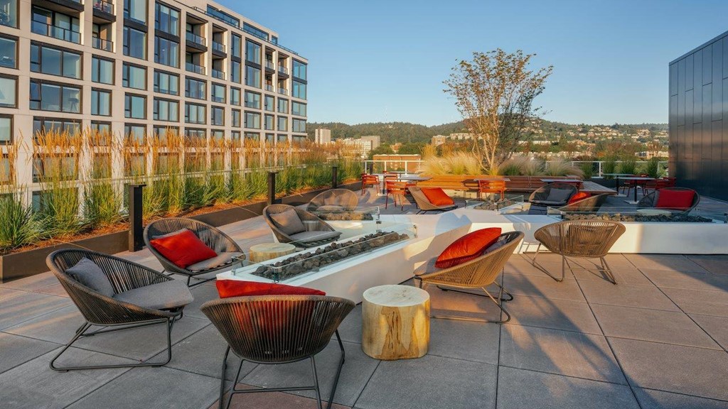 Akoya Apartments, 1430 NW Hoyt Street, Portland, OR - RentCafe